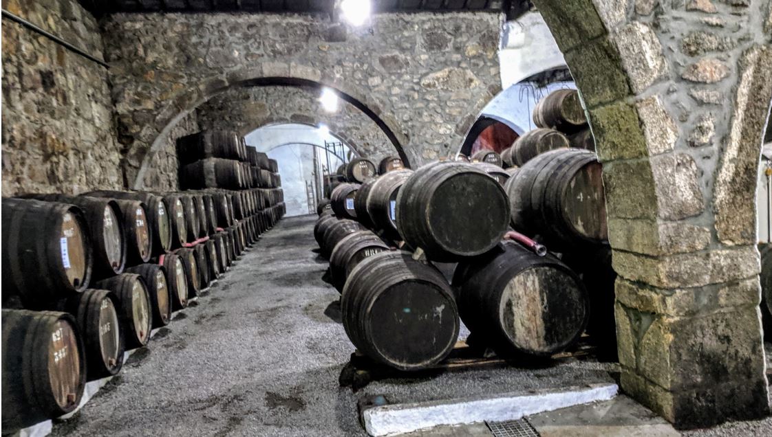 Pouring port in Porto : The Long Road Home